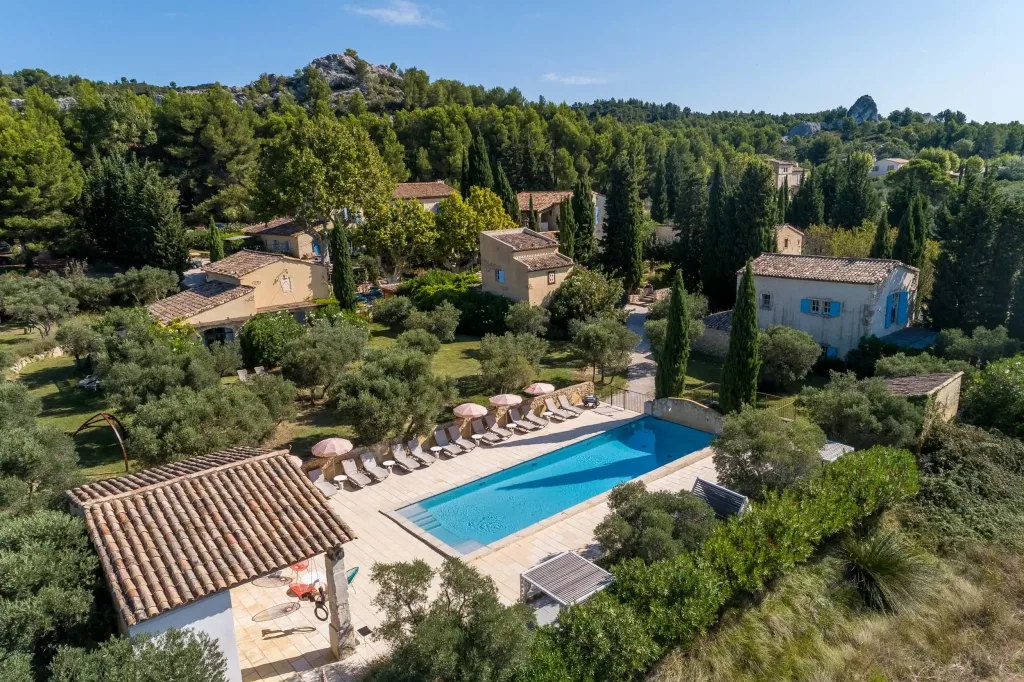 Le Hameau des Baux : Une oasis esthétique et épicurienne au cœur de la ...